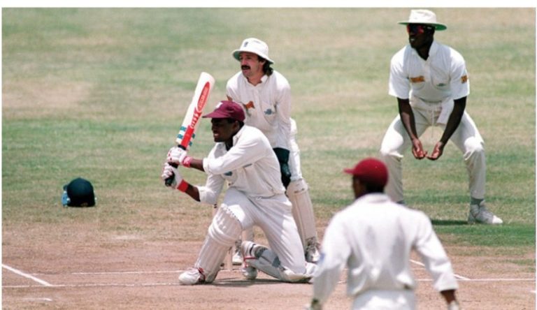 Top 10 Most Expensive Cricket Bats Used By Famous Players
